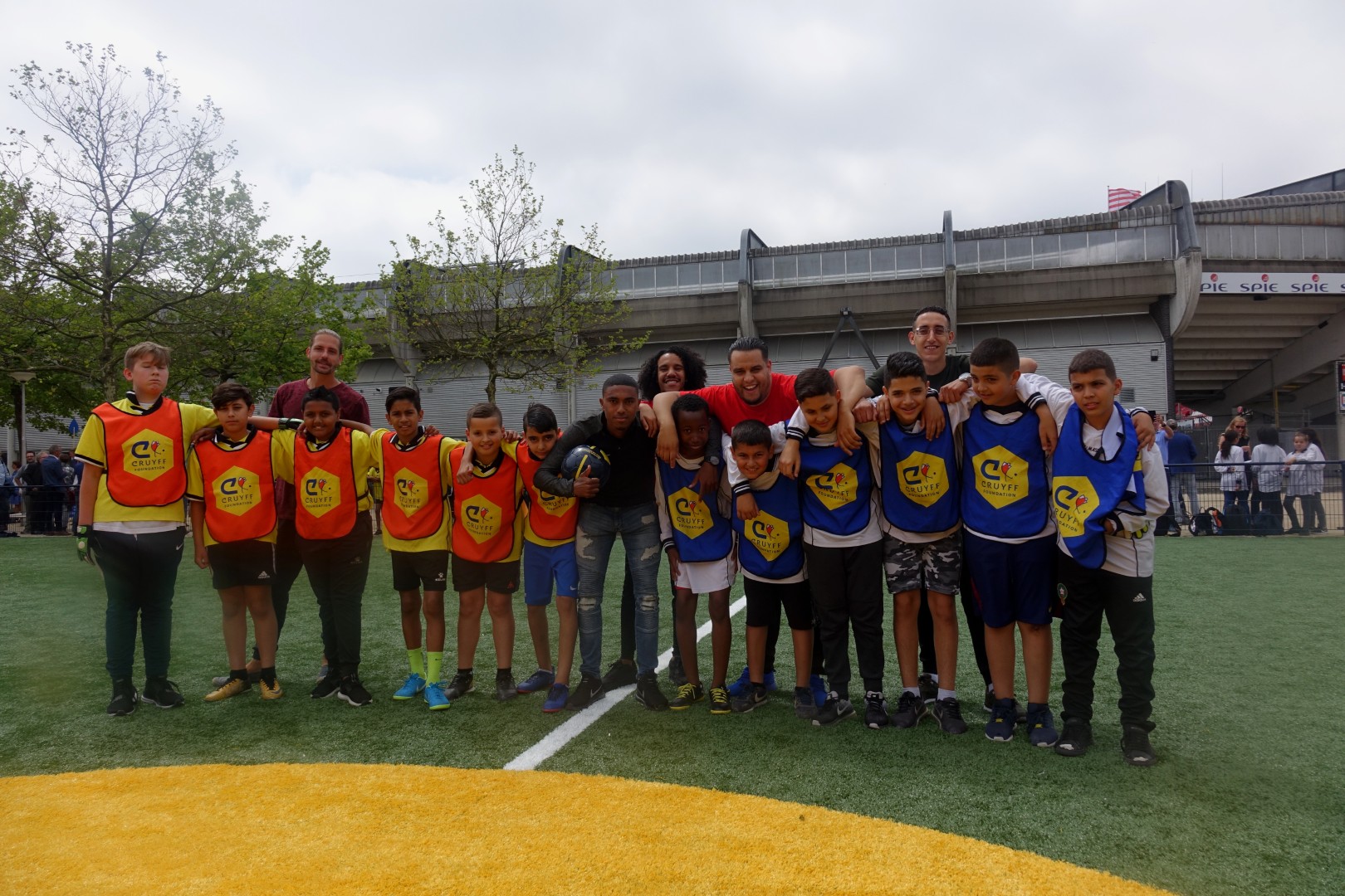 Deroy Duarte opent het Sparta Rotterdam Cruyff Court - Sparta Rotterdam ...