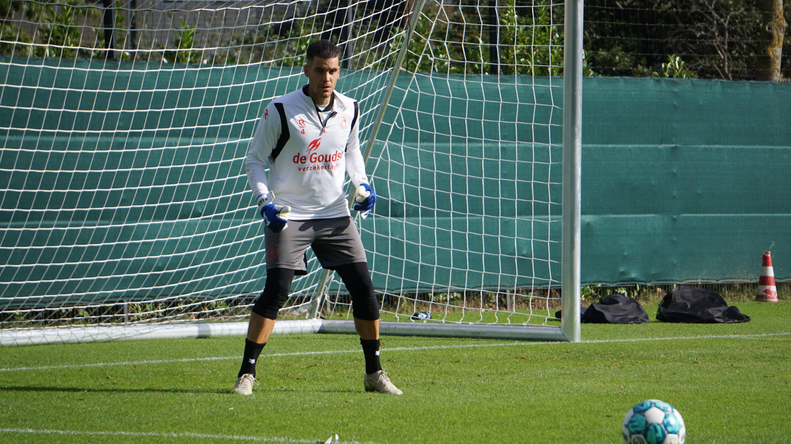 Delano van Crooij traint mee met A-selectie - Sparta Rotterdam | Sparta ...