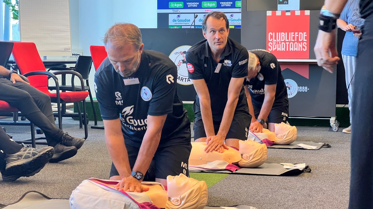 Reanimatiecursus voor medische- en technische staf Sparta Rotterdam ...