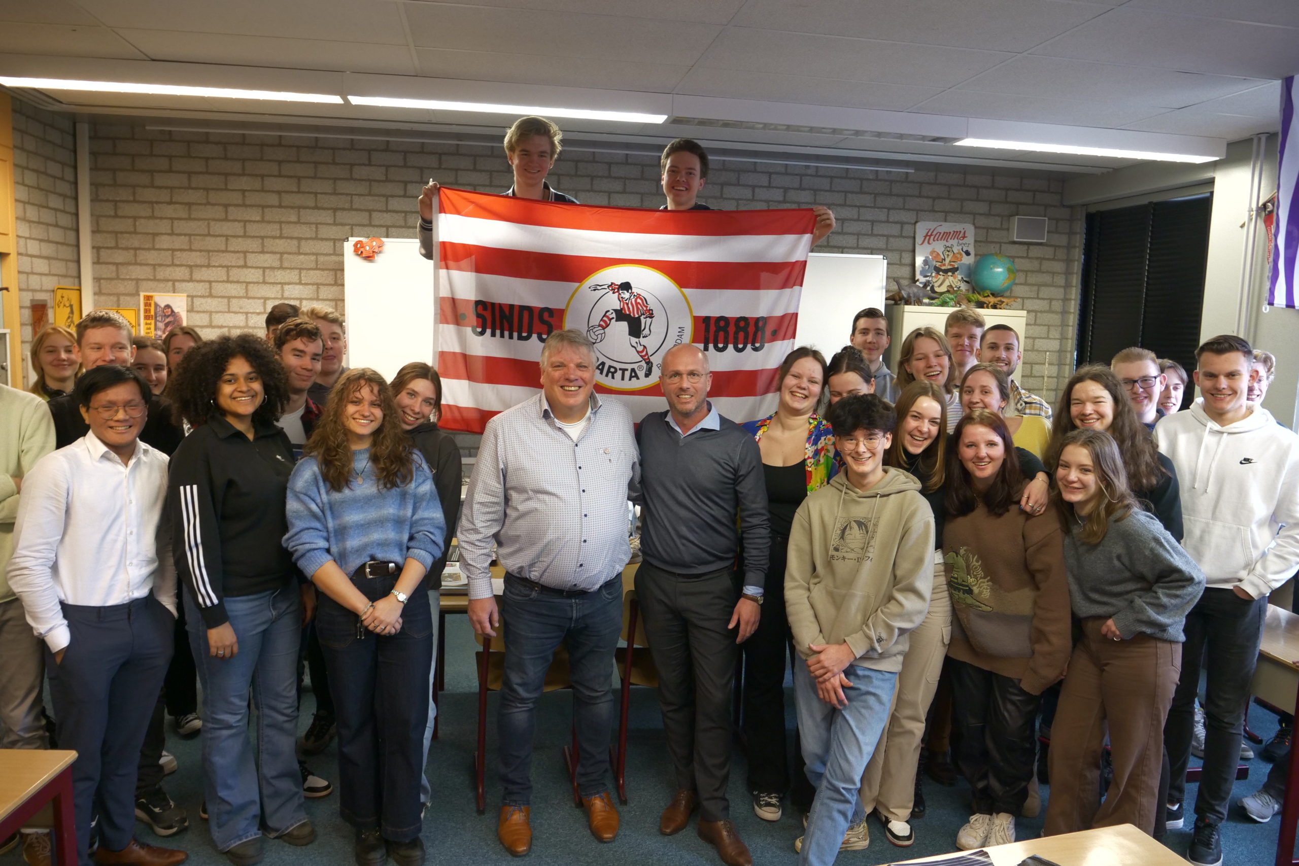 Manfred Laros deelt zilveren insigne uit - Sparta Rotterdam | Sparta ...