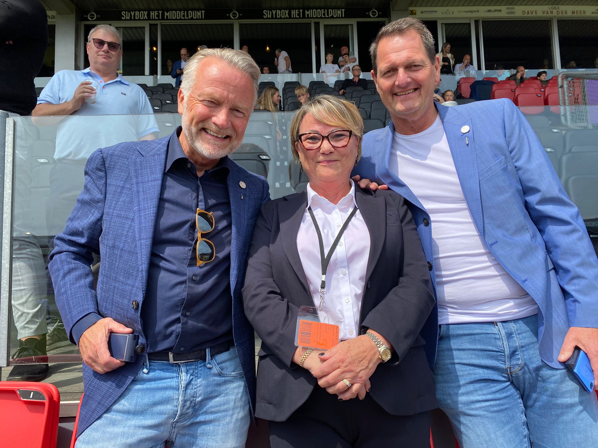 Negen jubilerende supporters ontvangen insigne | Sparta Rotterdam