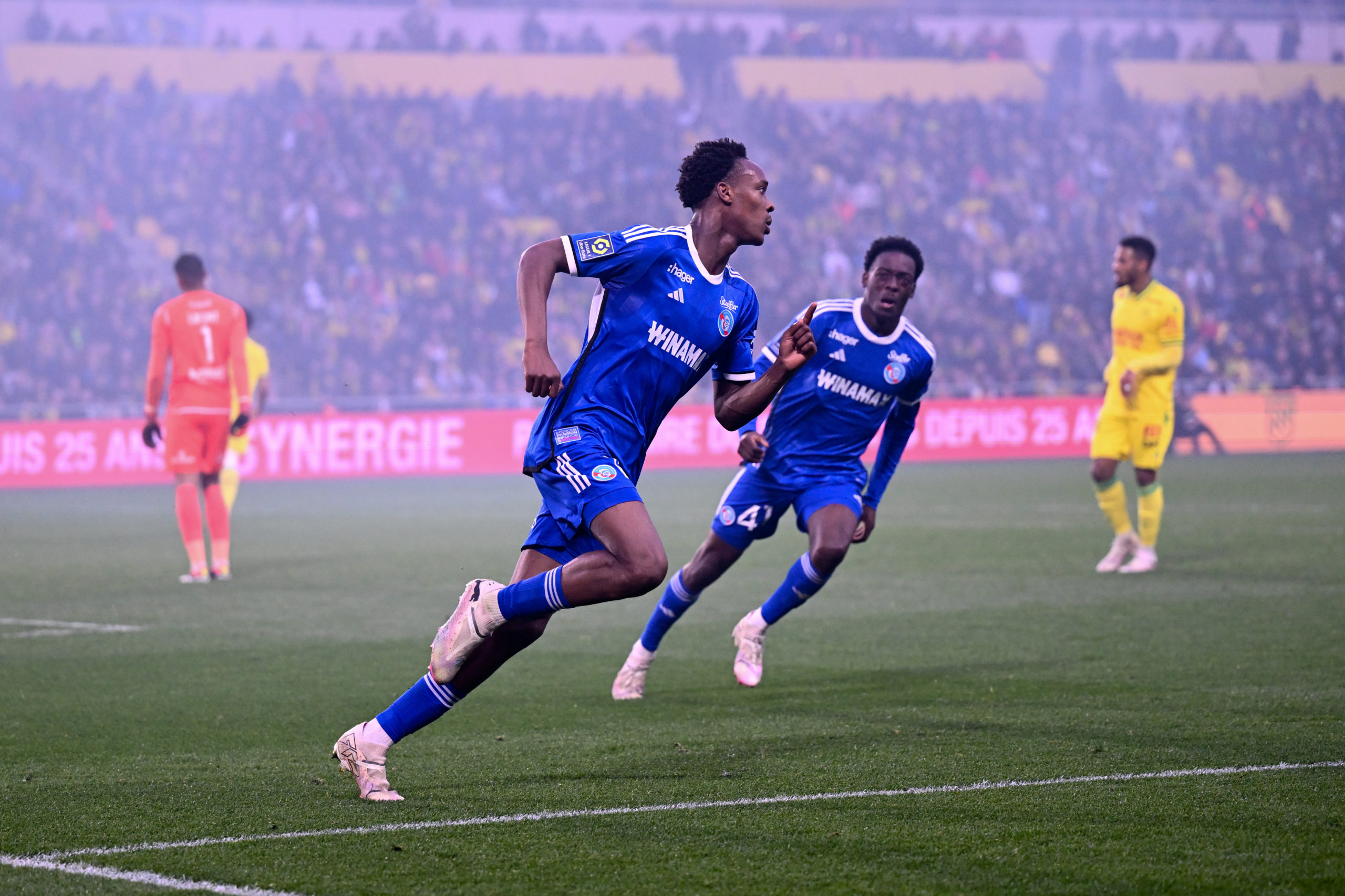 Vizier op oud-Spartanen: Brouwer, Emegha en Bel Hassani - Sparta ...