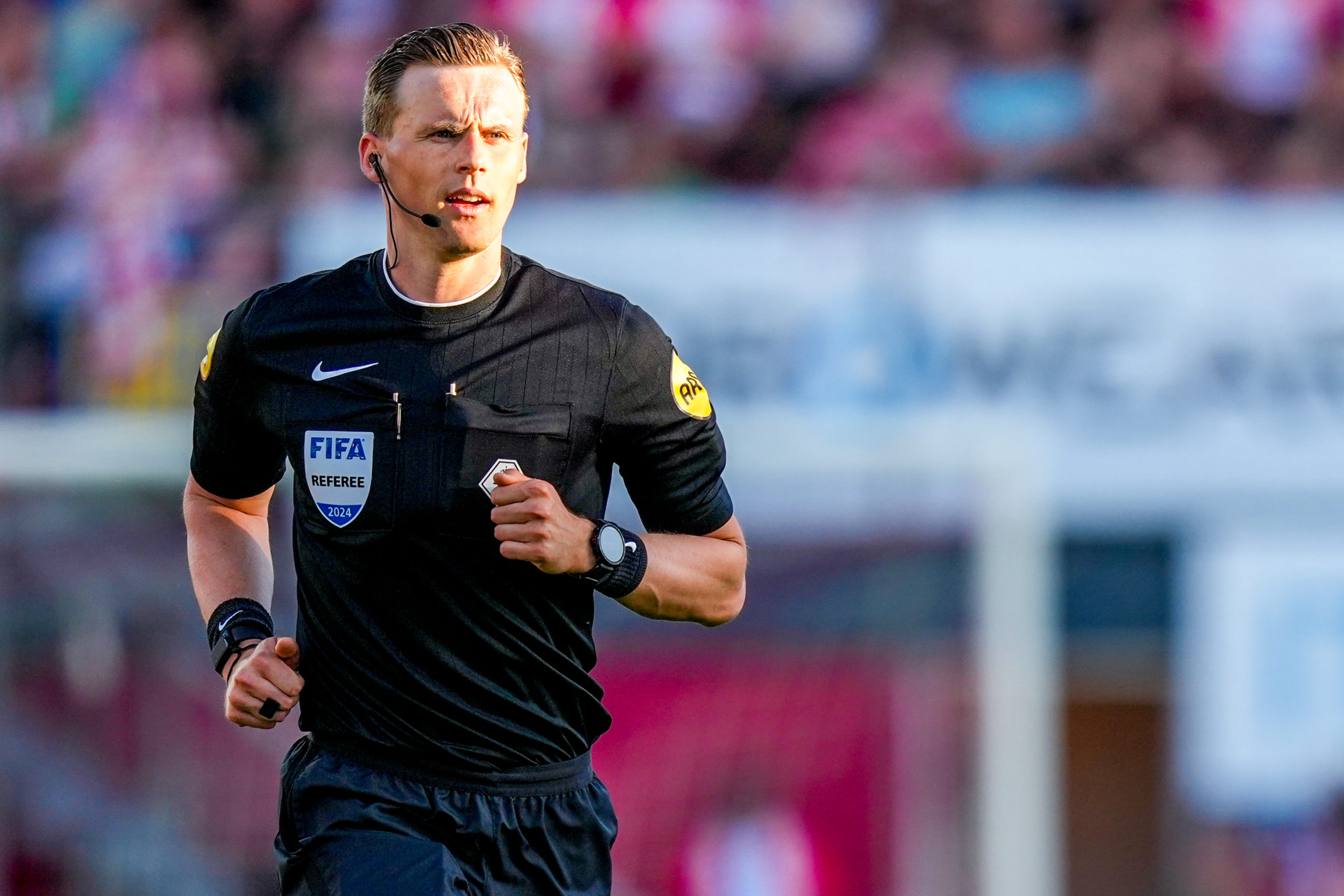 Sander van der Eijk fluit eerste competitiewedstrijd Sparta - Sparta ...